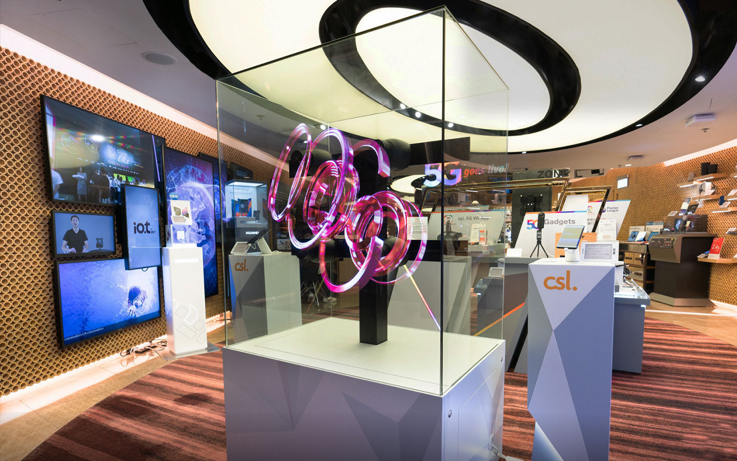 3D Displays That Stop Traffic